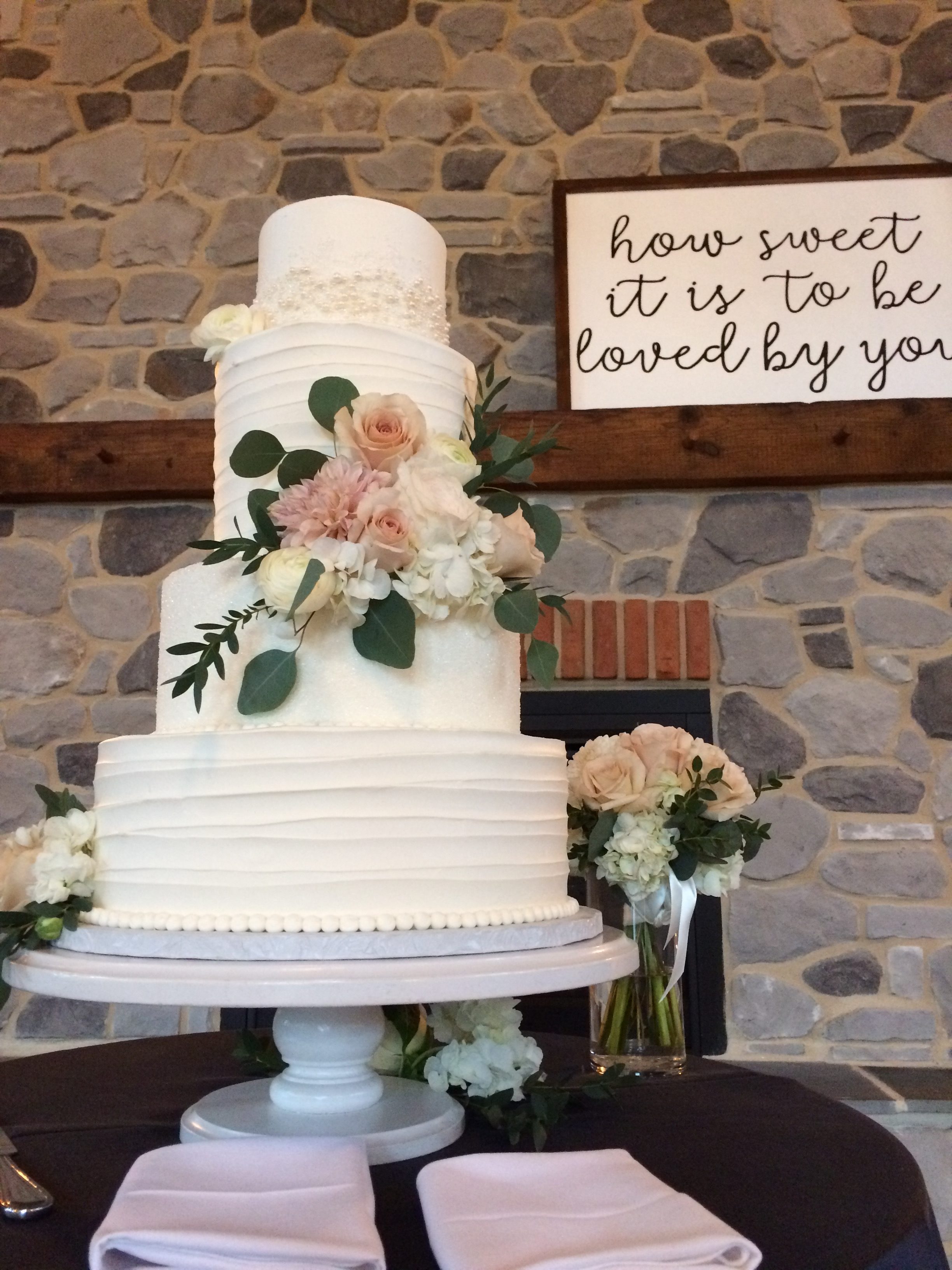 Rave’s | Rosie's Creative Cakes